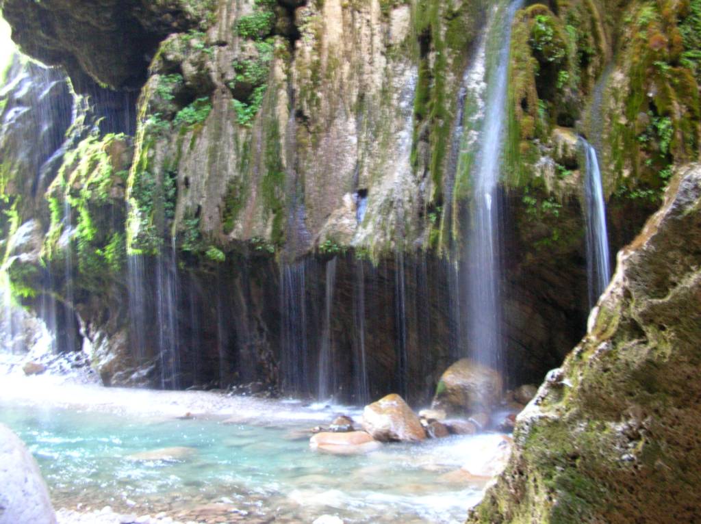 Panta Vrechei Photo from Roska in Evritania | Greece.com