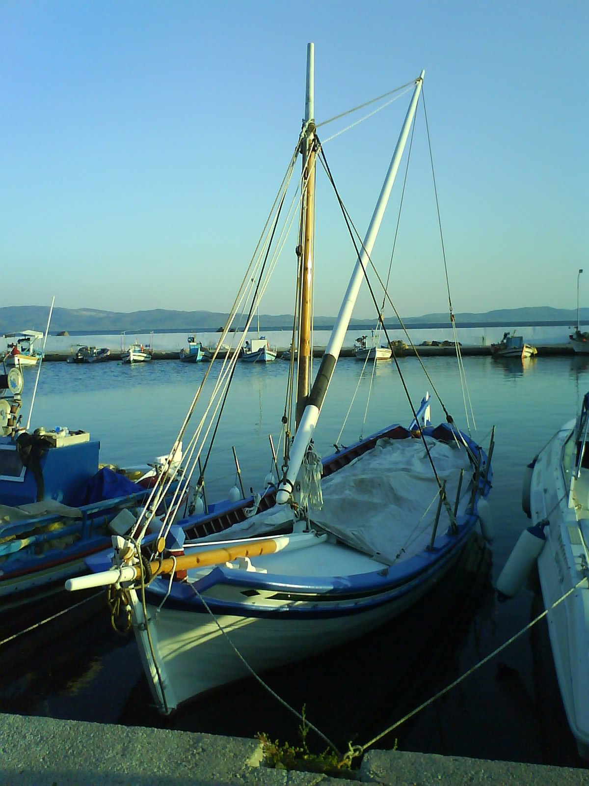 tradisional sale boat in skala kalonis Photo from Kaloni in Lesvos ...