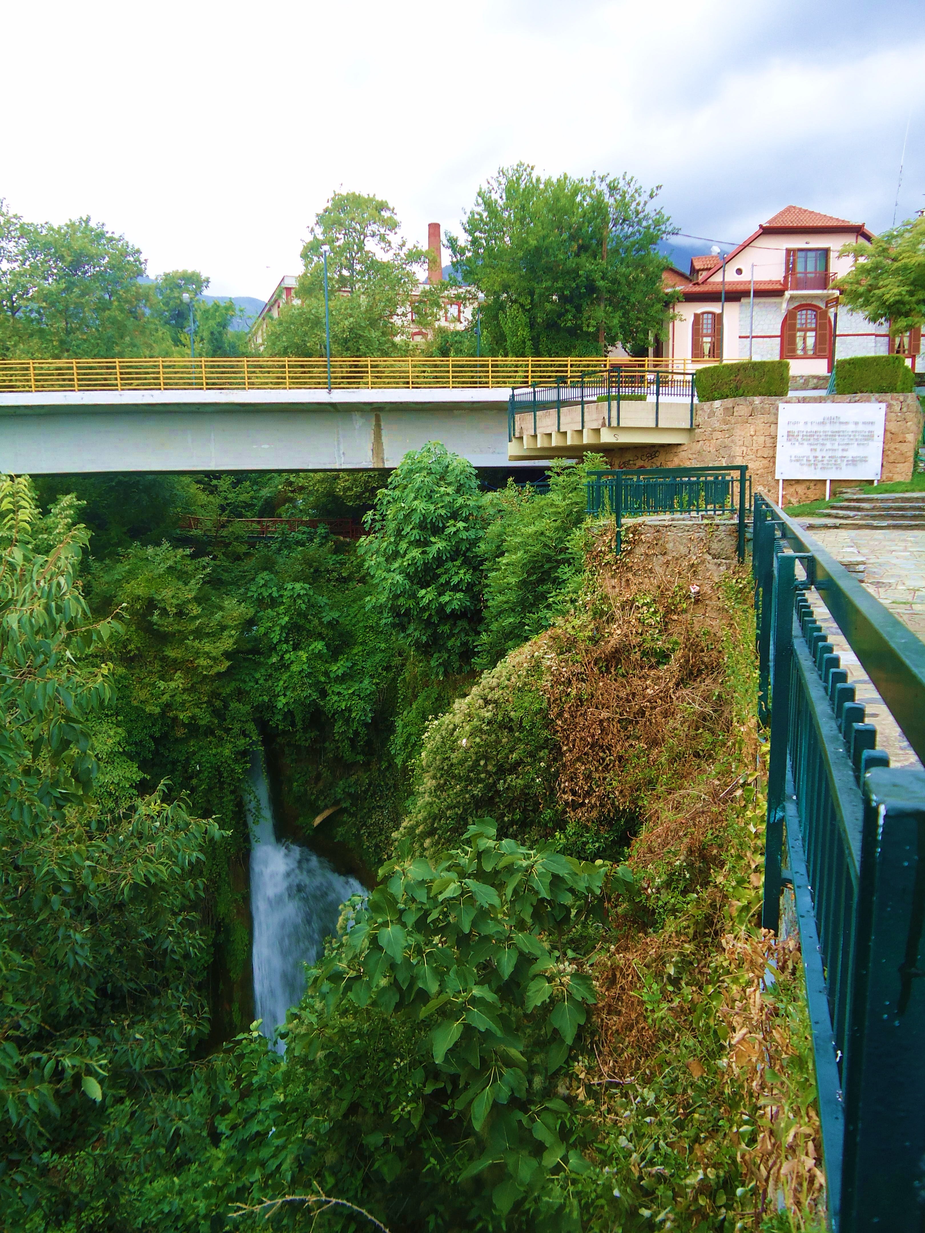 Bridge in Naousa over the river Photo from Naoussa in Imathia | Greece.com