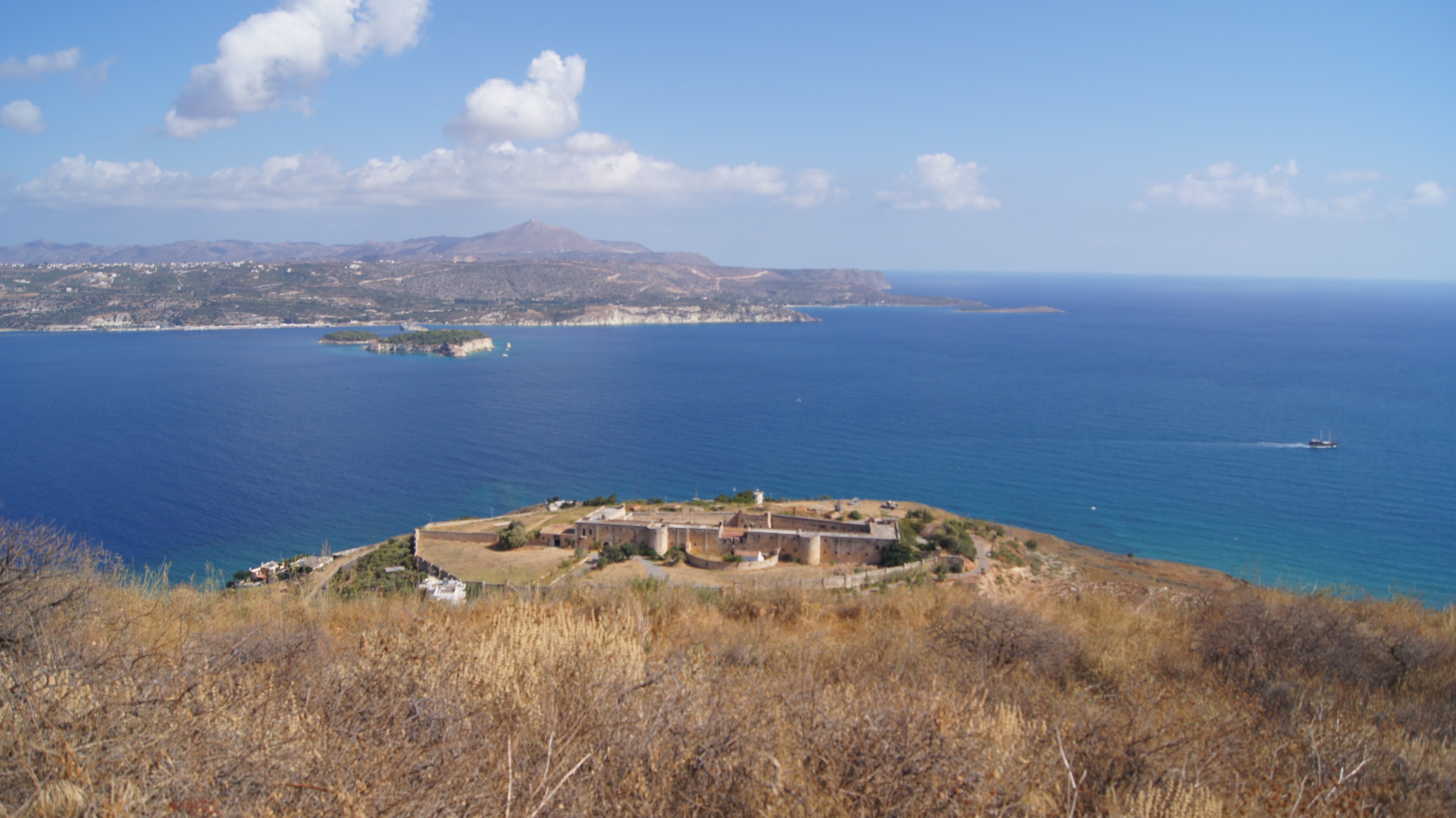Blick über die Souda-Bucht, im Vordergrund Fort Izzedin (1872) Photo ...